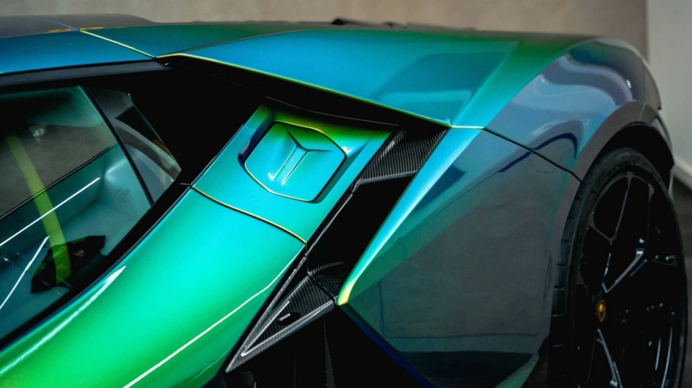 This Lamborghini Revuelto Wears A Factory Paint That Shifts Like A ...